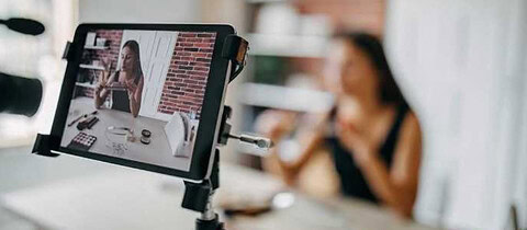 Influencers & YouTubers: Grow with a Virtual Office